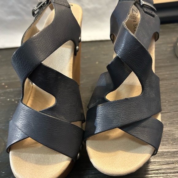 Zigi Soho | Shoes | Zigi Soho Black Wedge Sandals With Crisscross ...